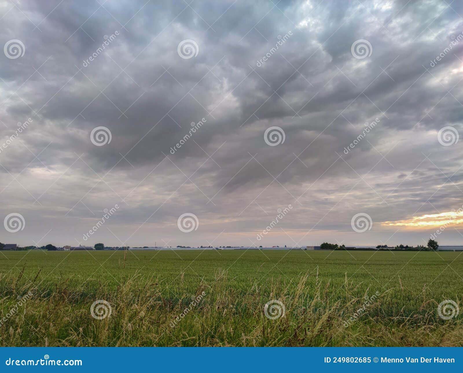 Fallstreaks Stock Photos - Free & Royalty-Free Stock Photos from Dreamstime