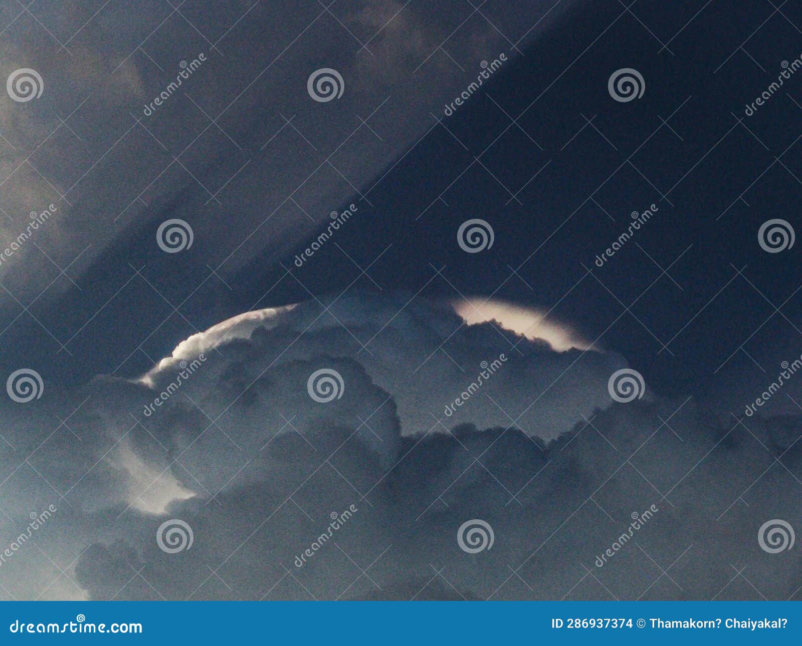 Clouds that Look Like Aliens Stock Photo - Image of like, look: 286937374