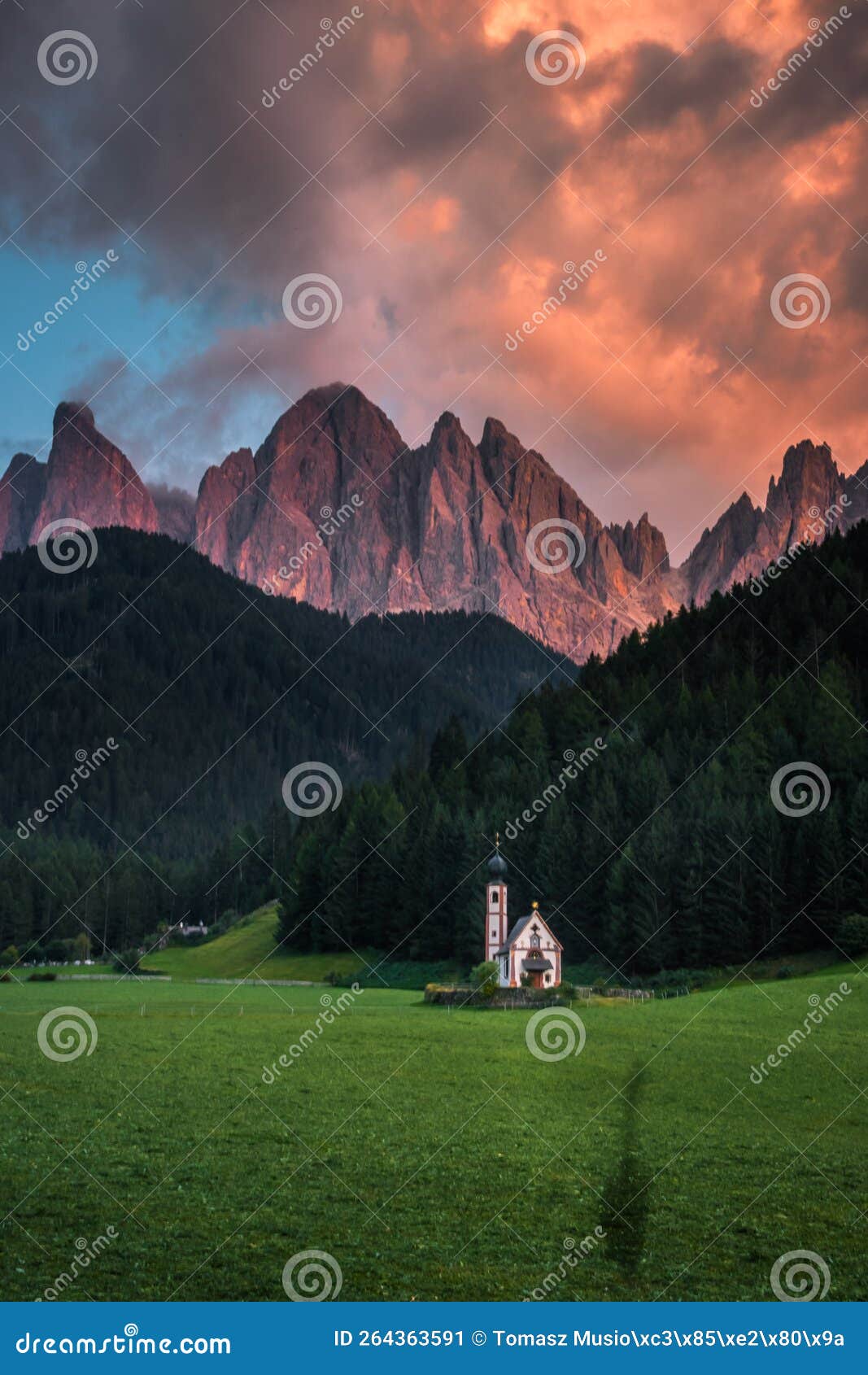 Sunset in Dolomites stock image. Image of lonely, green - 264363591