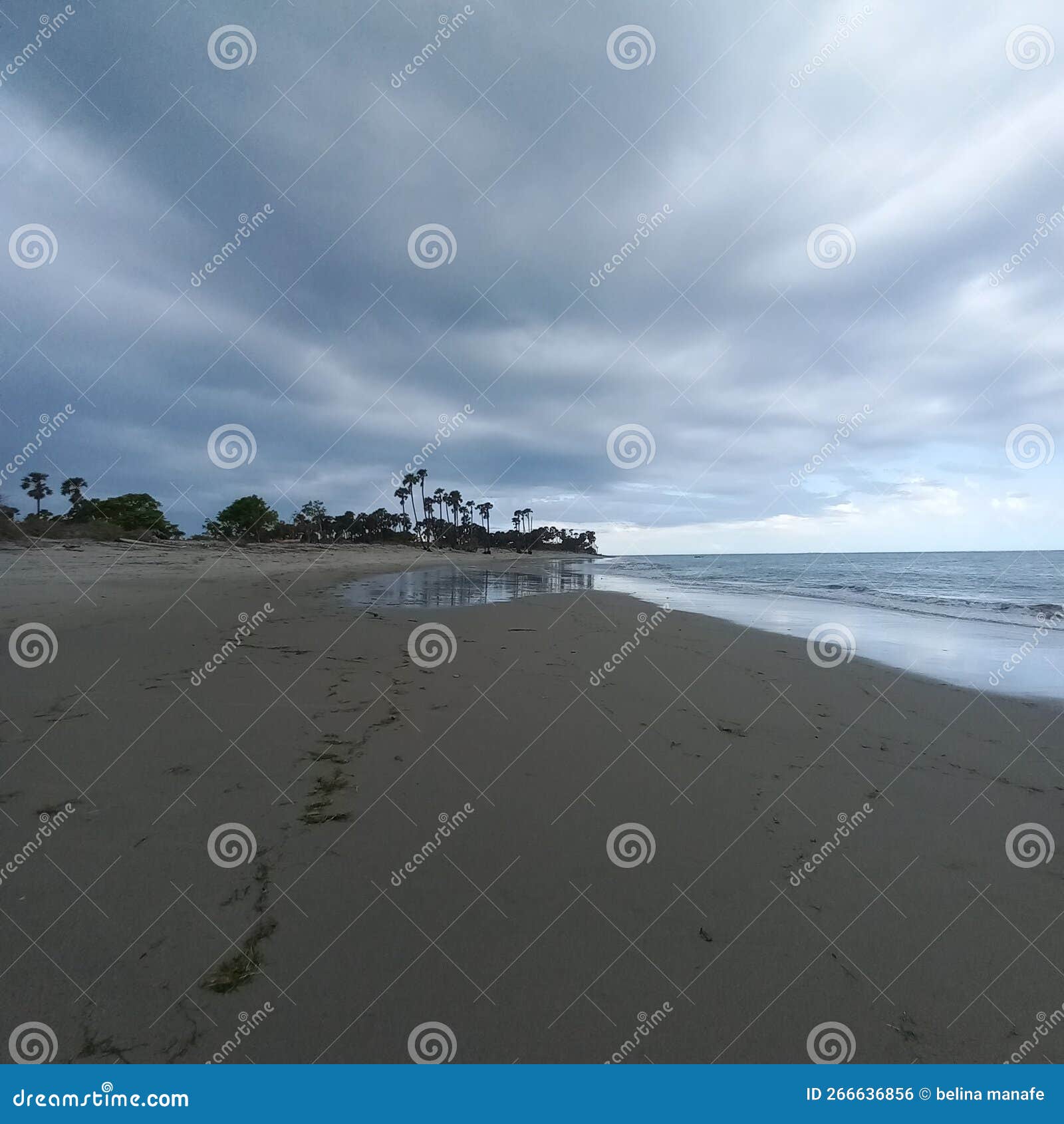The Cloudy Corner of the Beach Look Evens More Aesthetic Stock Photo ...