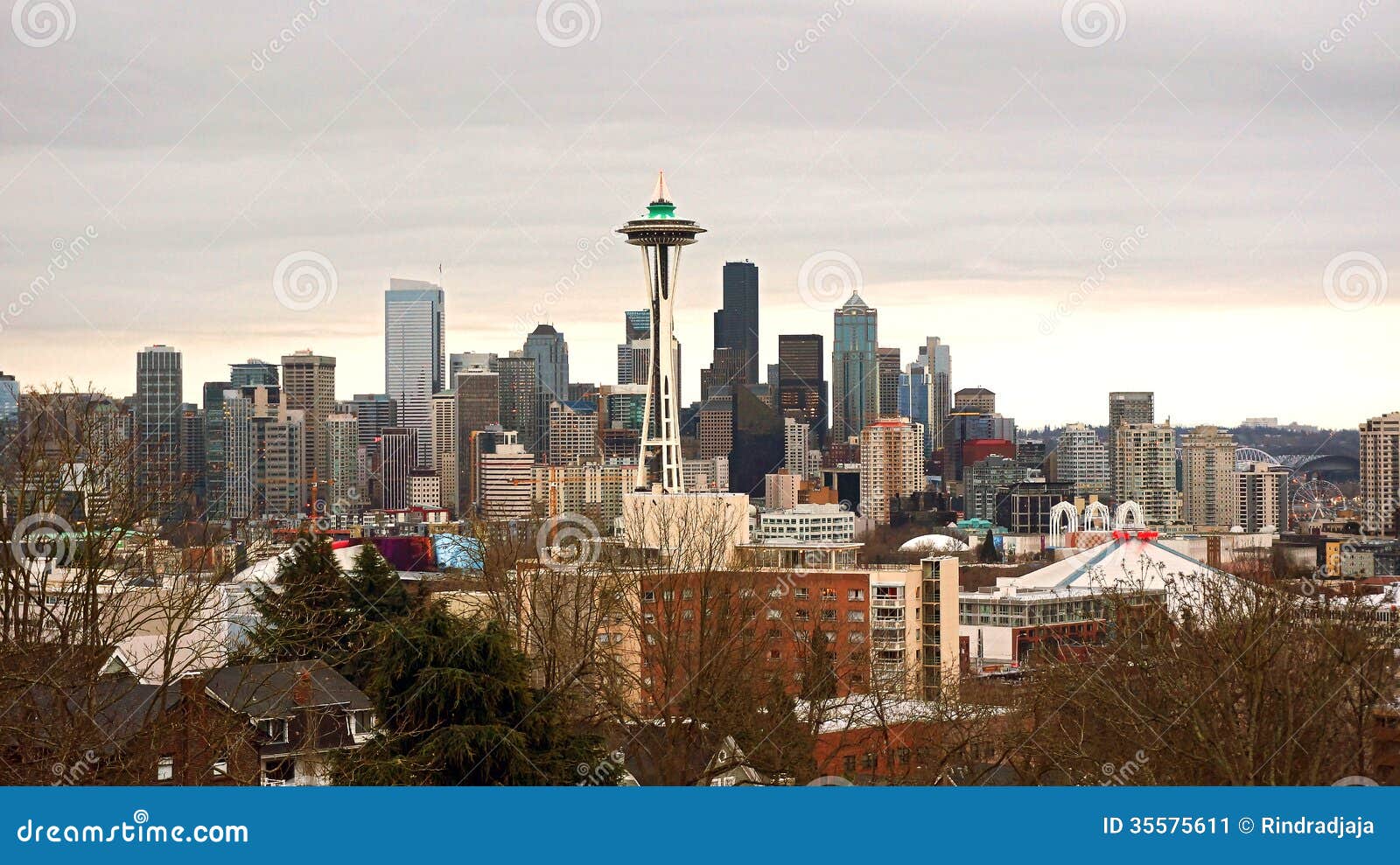 Cloudy Morning in Seattle editorial photo. Image of cloud - 35575611