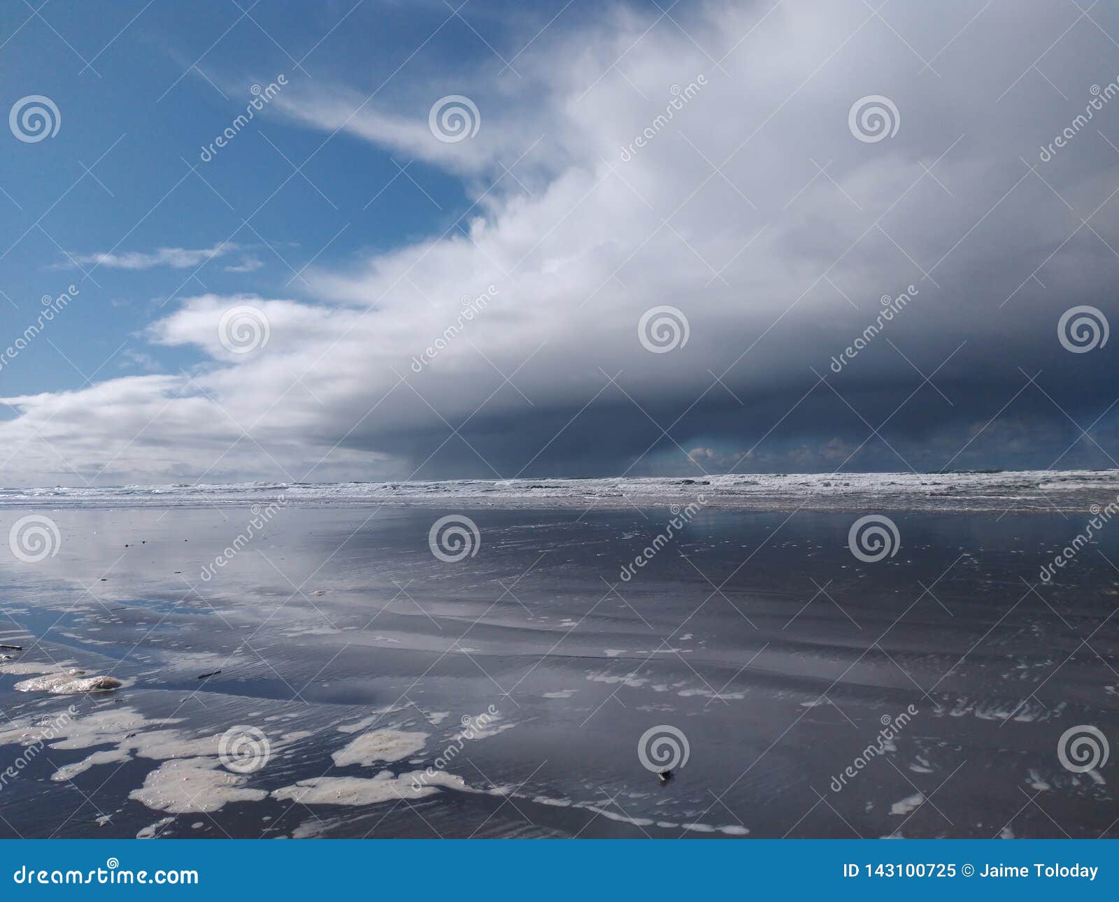 Cloudy Ocean stock image. Image of beauty, coast, ocean - 143100725