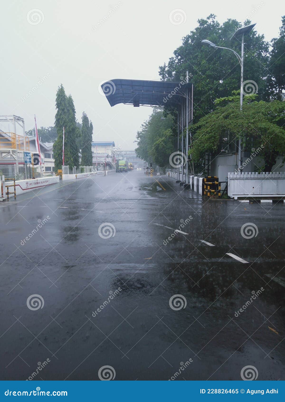 Cloudy rain in the morning editorial image. Image of snow - 228826465