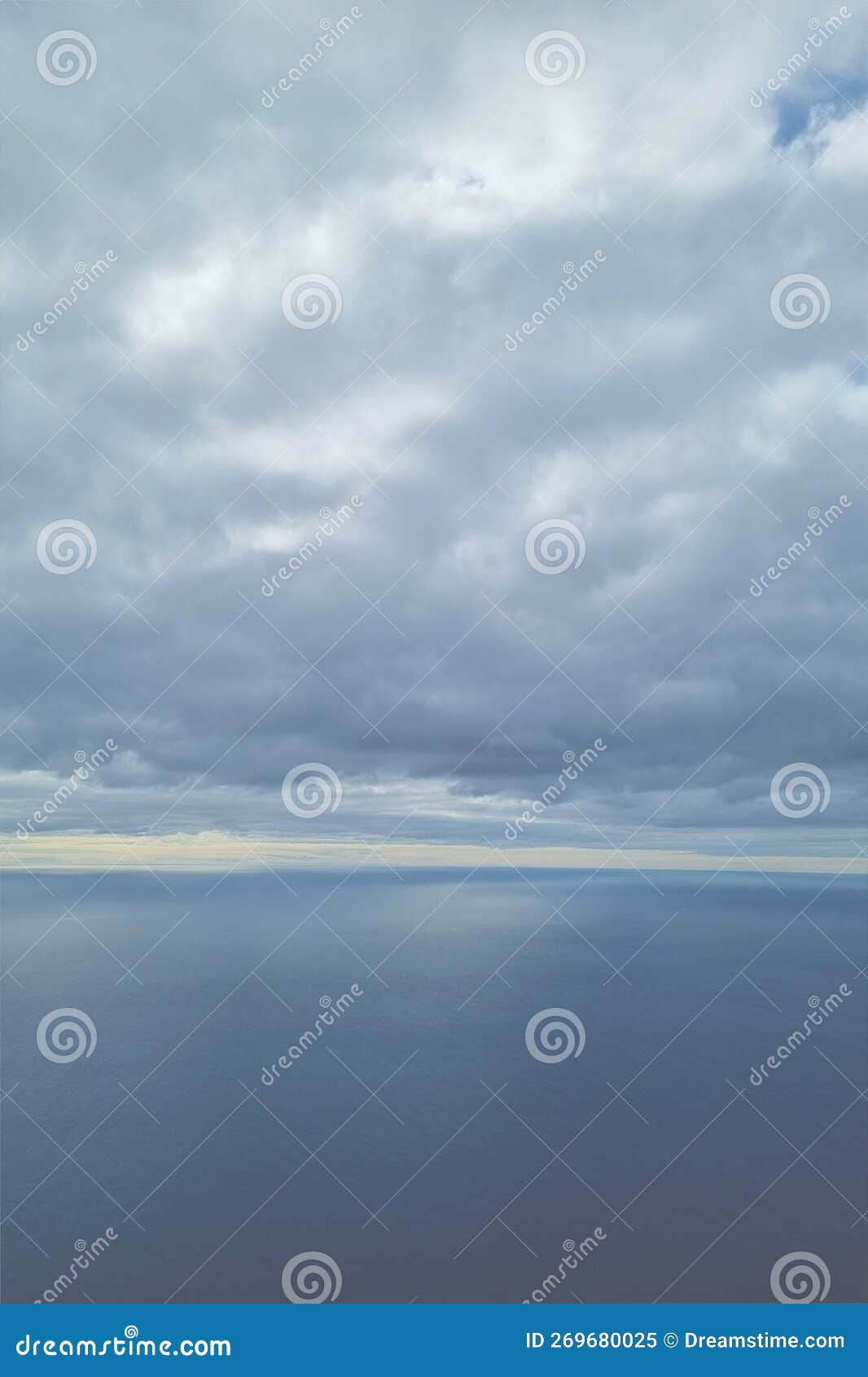 Cloudy Sky Over the Ocean or Sea. the Coming Storm and Thunder. Stock ...