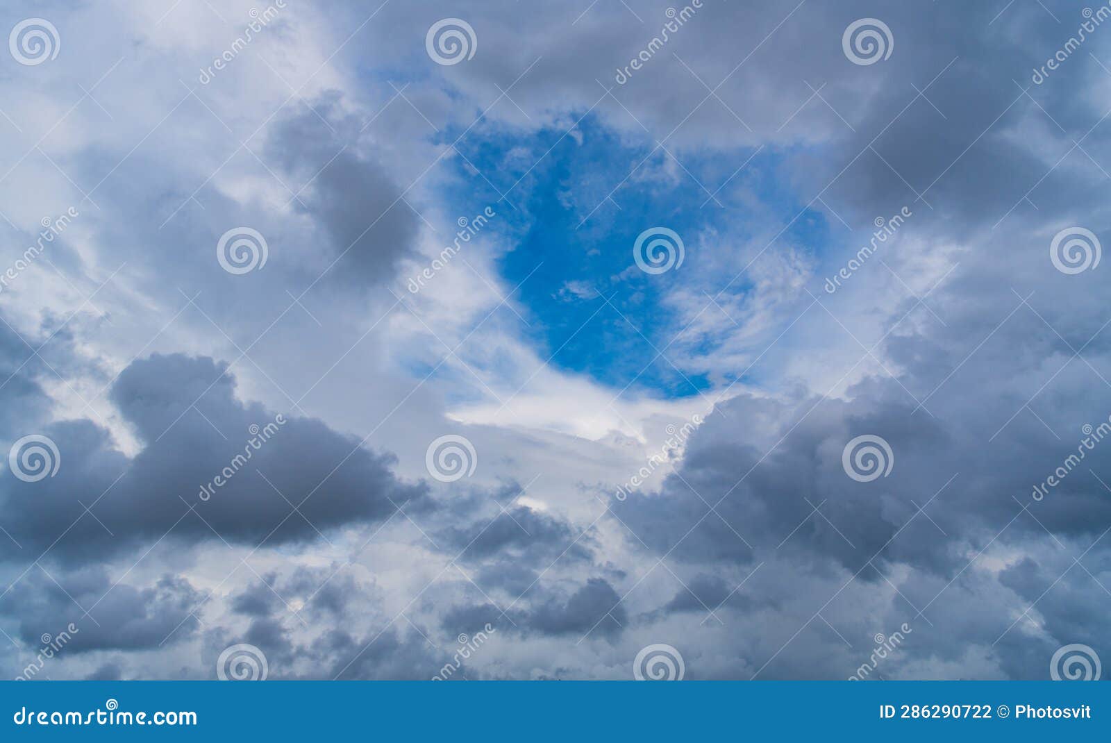 Cloudy Skyscape Background. Cloud in Sky. Background with Cloud. Gloomy ...
