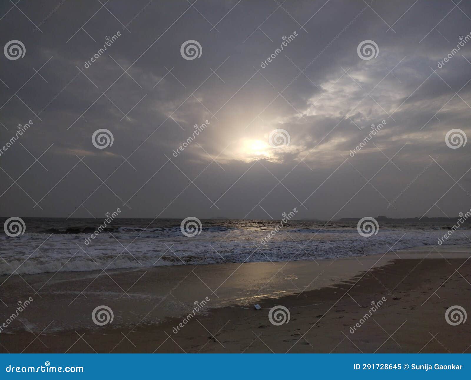 Cloudy Sunset on the Beach with Soothing View Stock Image - Image of ...