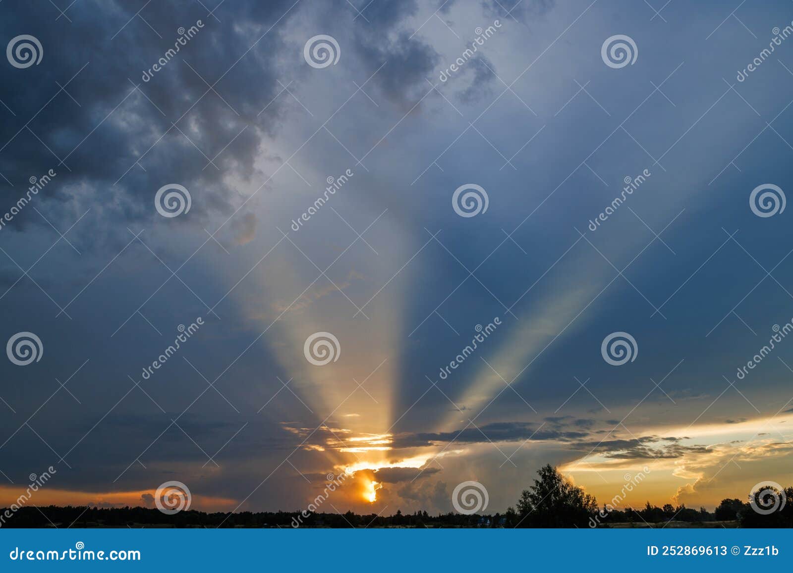 Cloudy Sunset Sky with Yellow Sun Rays without Horizon Stock Image ...
