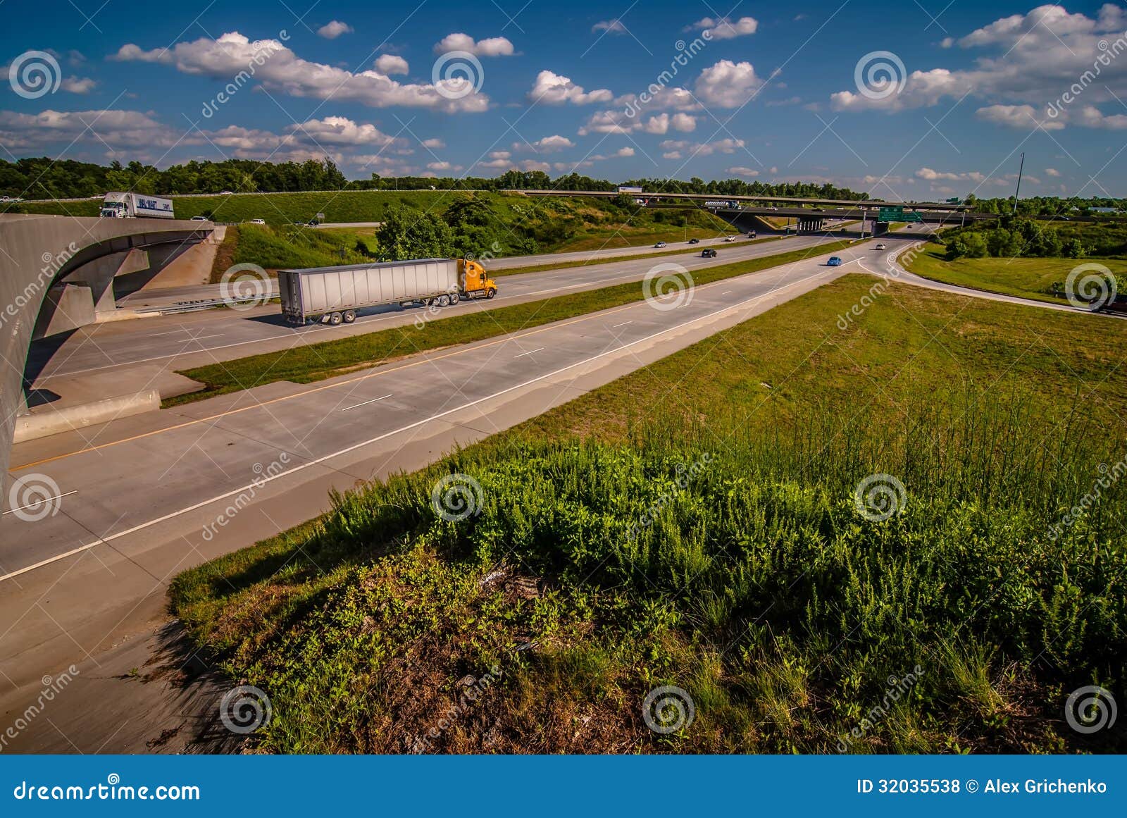 Clover Leaf Exit Ramps on Highway Stock Photo - Image of highway ...