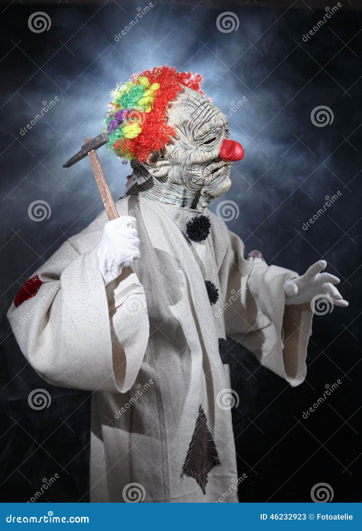 Clown Effrayant De Monstre Avec Le Marteau Image stock - Image du ...
