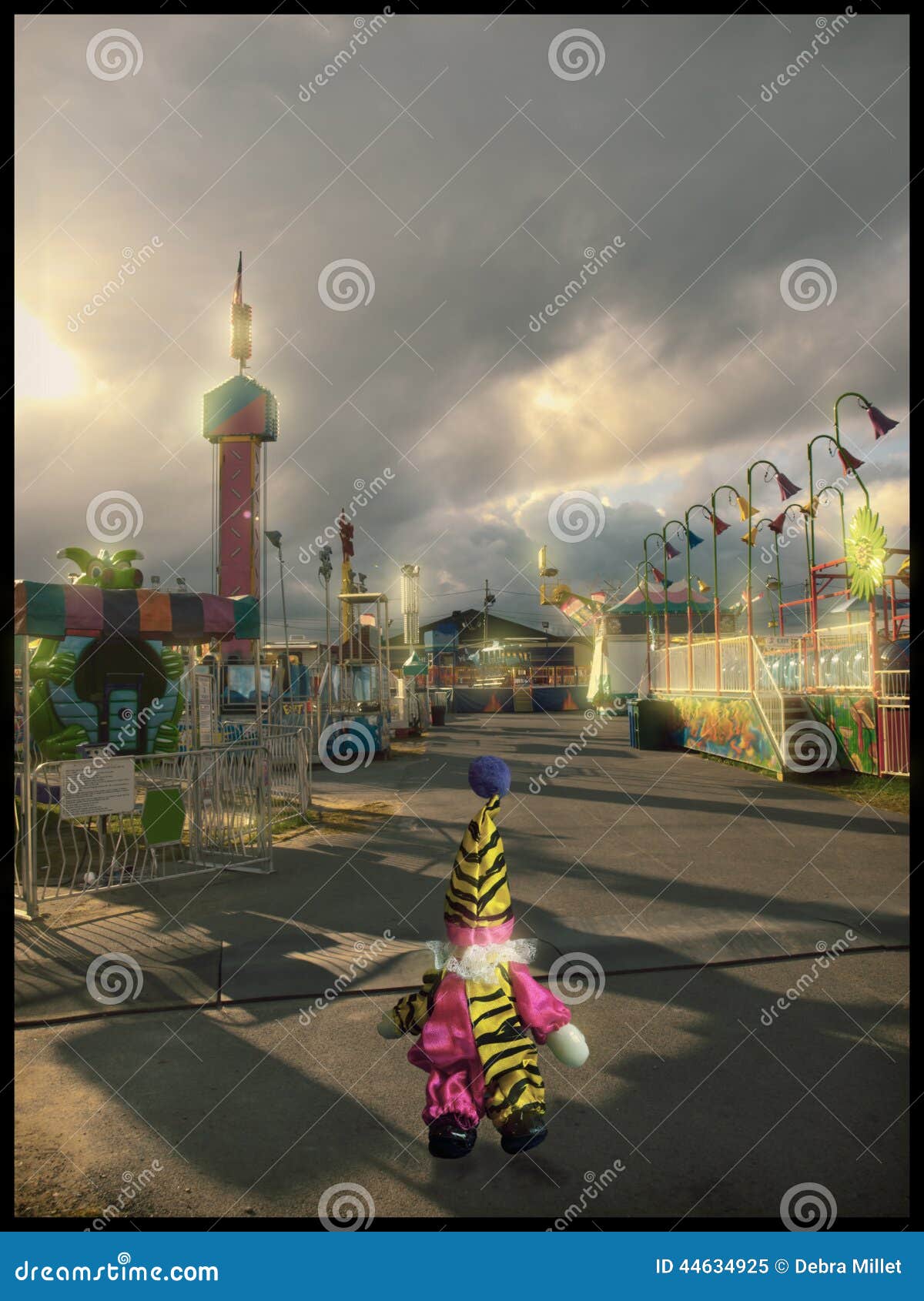 Clowns die rond lopen stock afbeelding. Image of kermis - 44634925