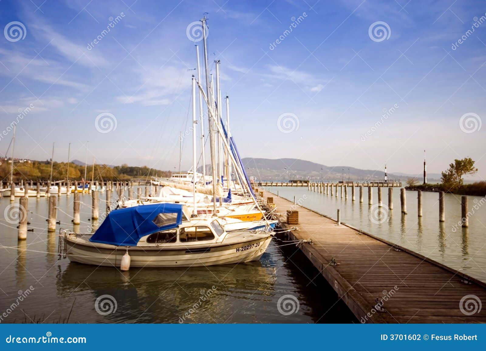 Club de yate foto de archivo. Imagen de rico, coastline - 3701602