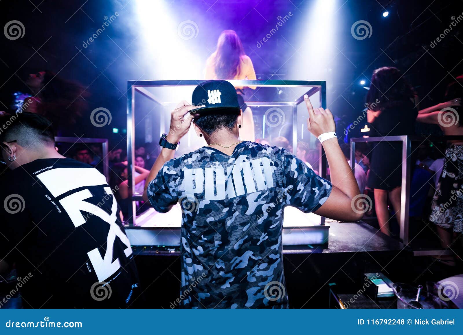 Clubber редакционное стоковое фото. изображение насчитывающей мужчина ...