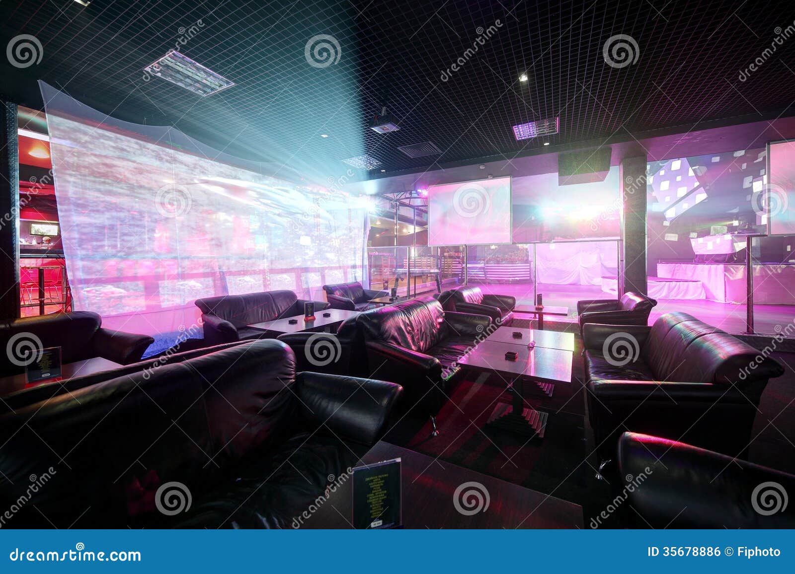 Clube Noturno Moderno No Estilo Europeu Foto de Stock - Imagem de ...