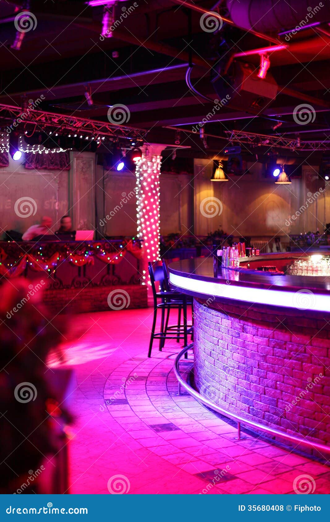 Clube Noturno Moderno No Estilo Europeu Foto de Stock - Imagem de ...