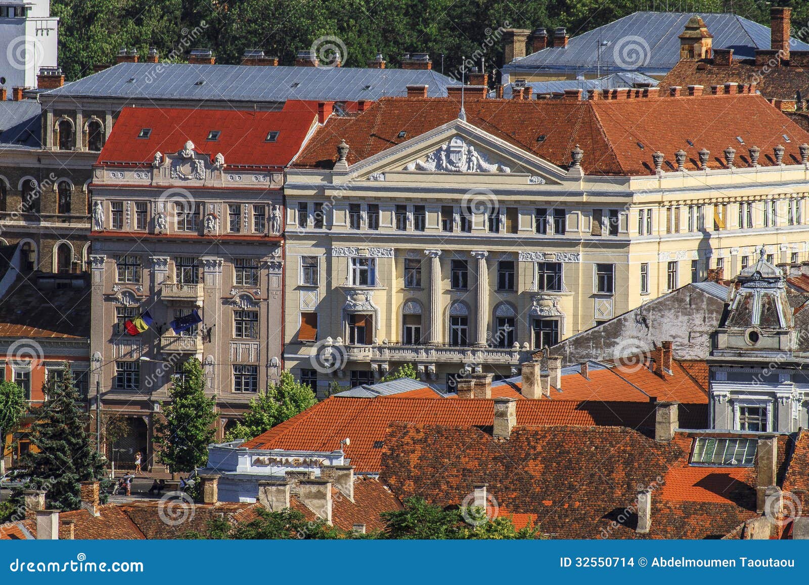 Cluj-Napoca city editorial stock image. Image of people - 32550714