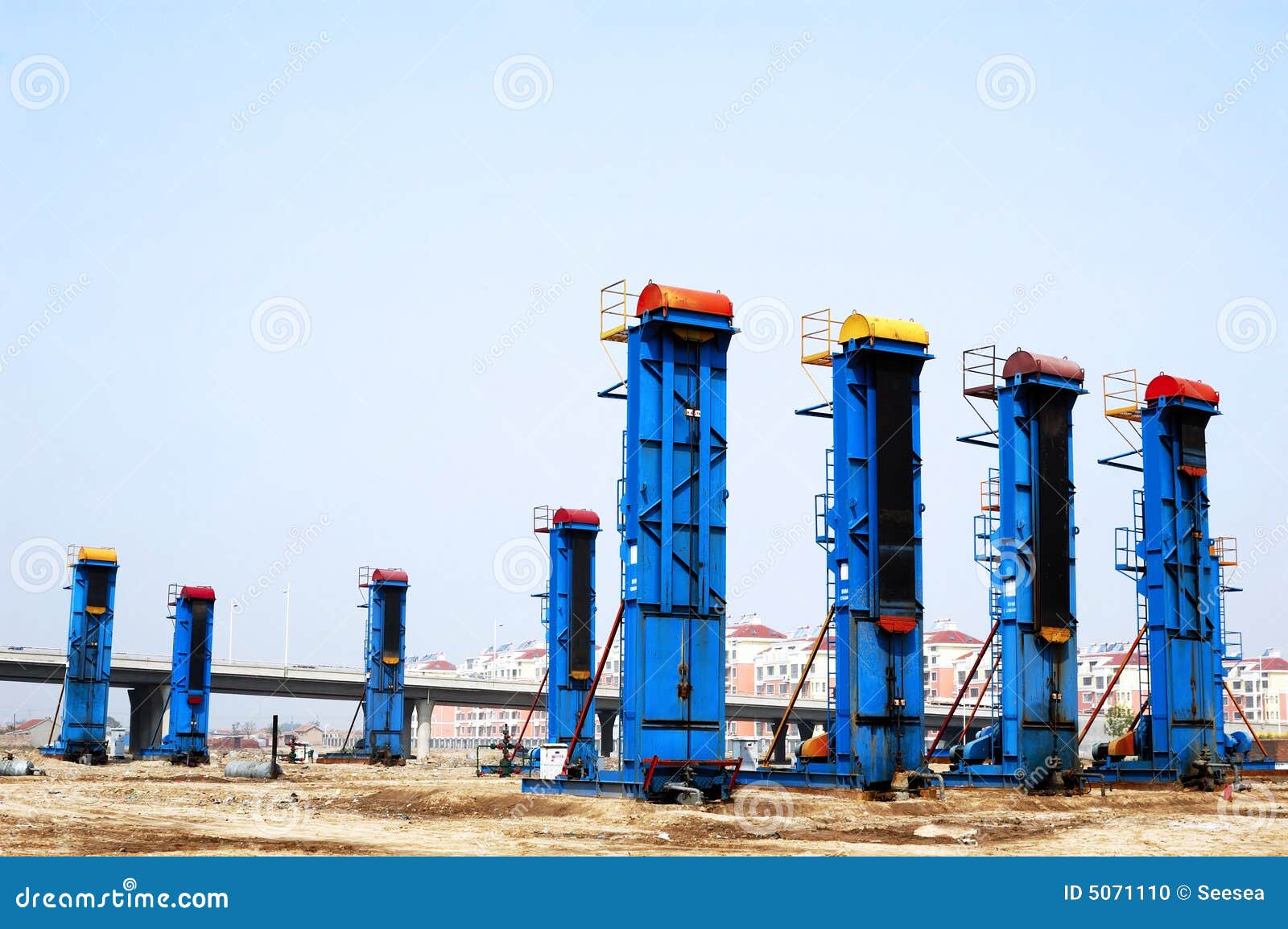 Cluster Oil Well Picture. Image: 5071110