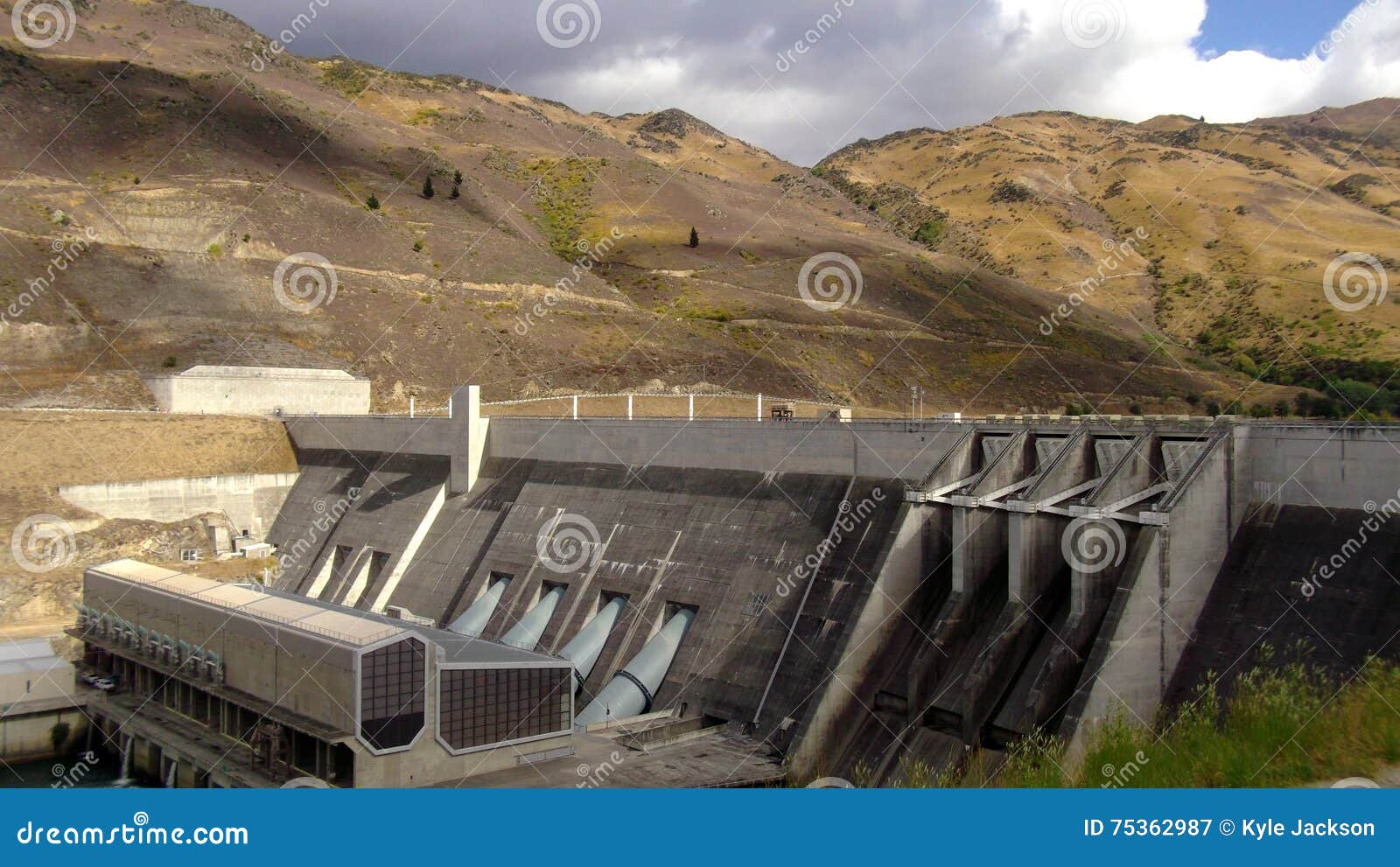 The Clyde Dam ,Clyde Central Otago Editorial Photography - Image of ...