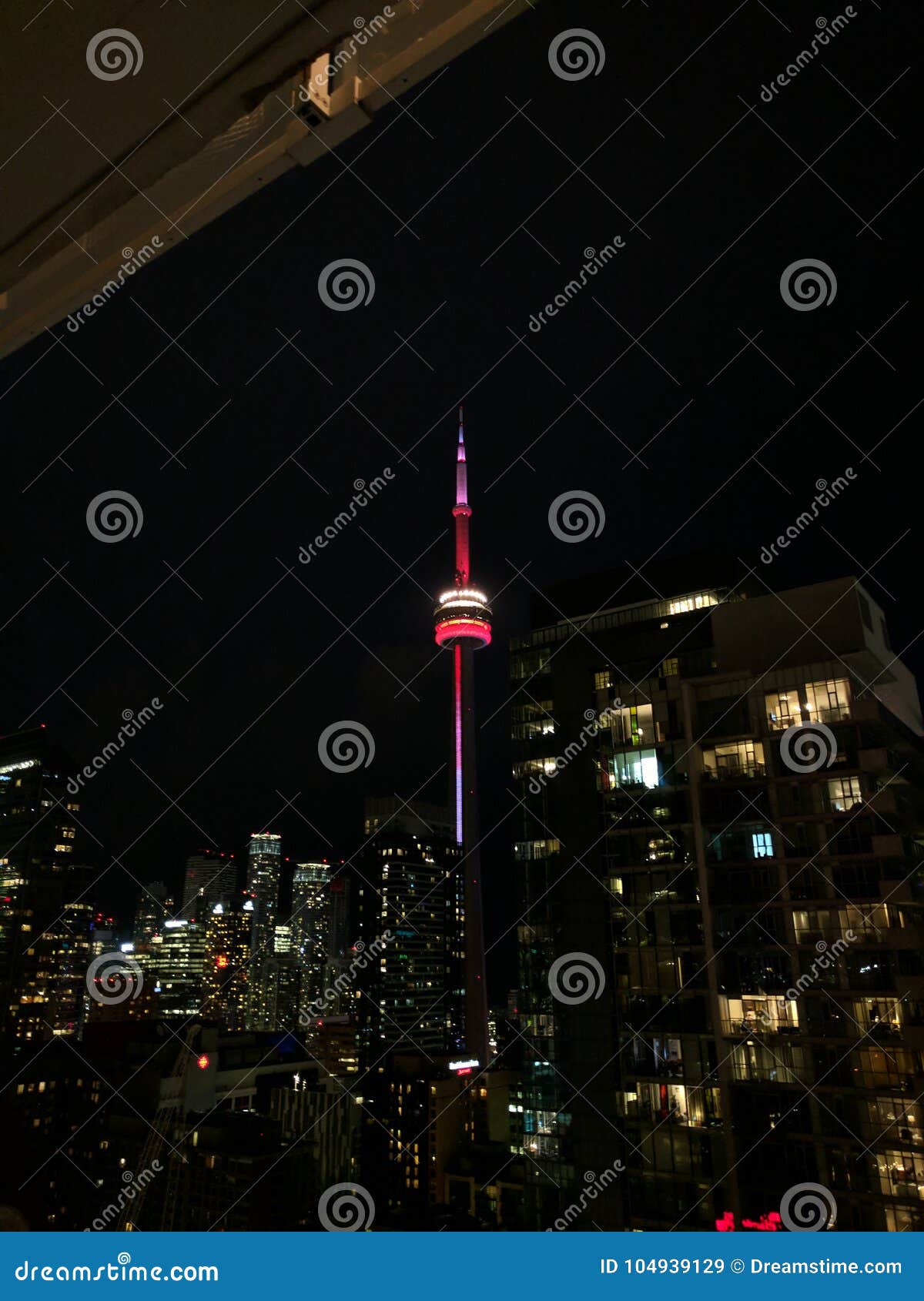 Cn Tower editorial stock image. Image of toronto, shot - 104939129