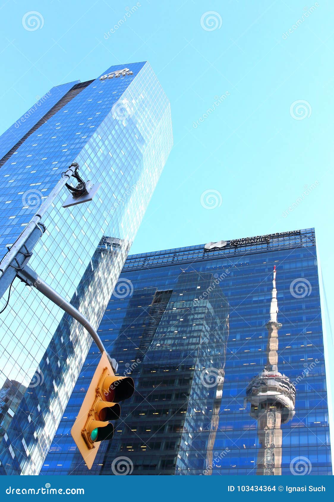 CN Tower Reflected in Marsh & McLennan Skyscraper in Toronto. Editorial ...