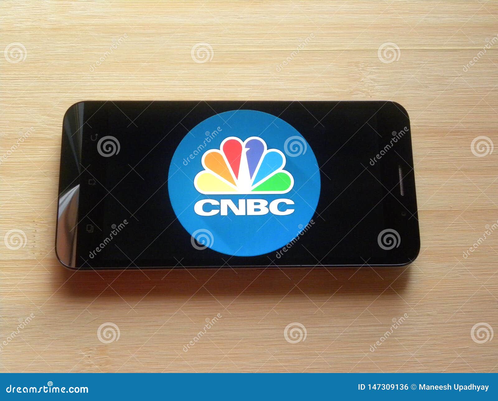 CNBC app editorial photo. Image of device, message, brand - 147309136