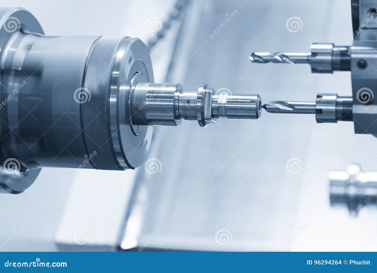 Cnc-Drehbank Maschine Oder Drehmaschine Stockfoto - Bild von ausschnitt ...