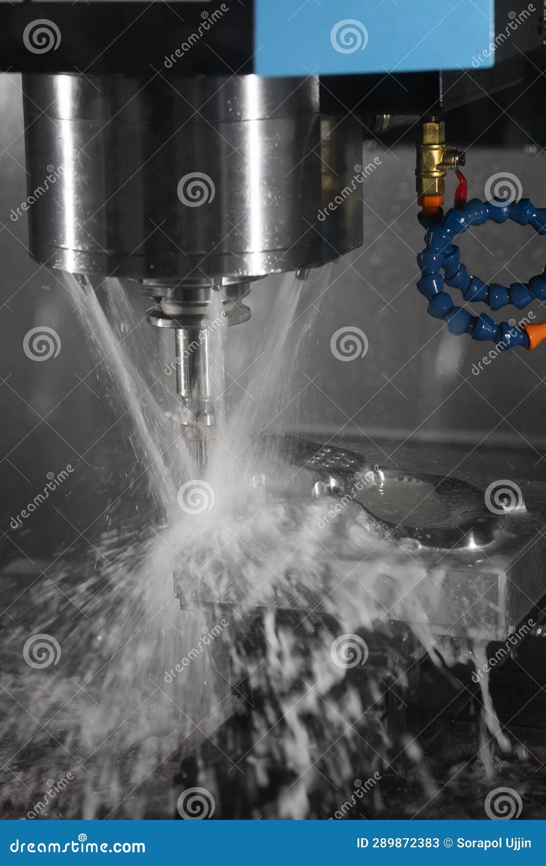 CNC Machining Center Cutting Mold CNC Machining Center Cutting Mold ...