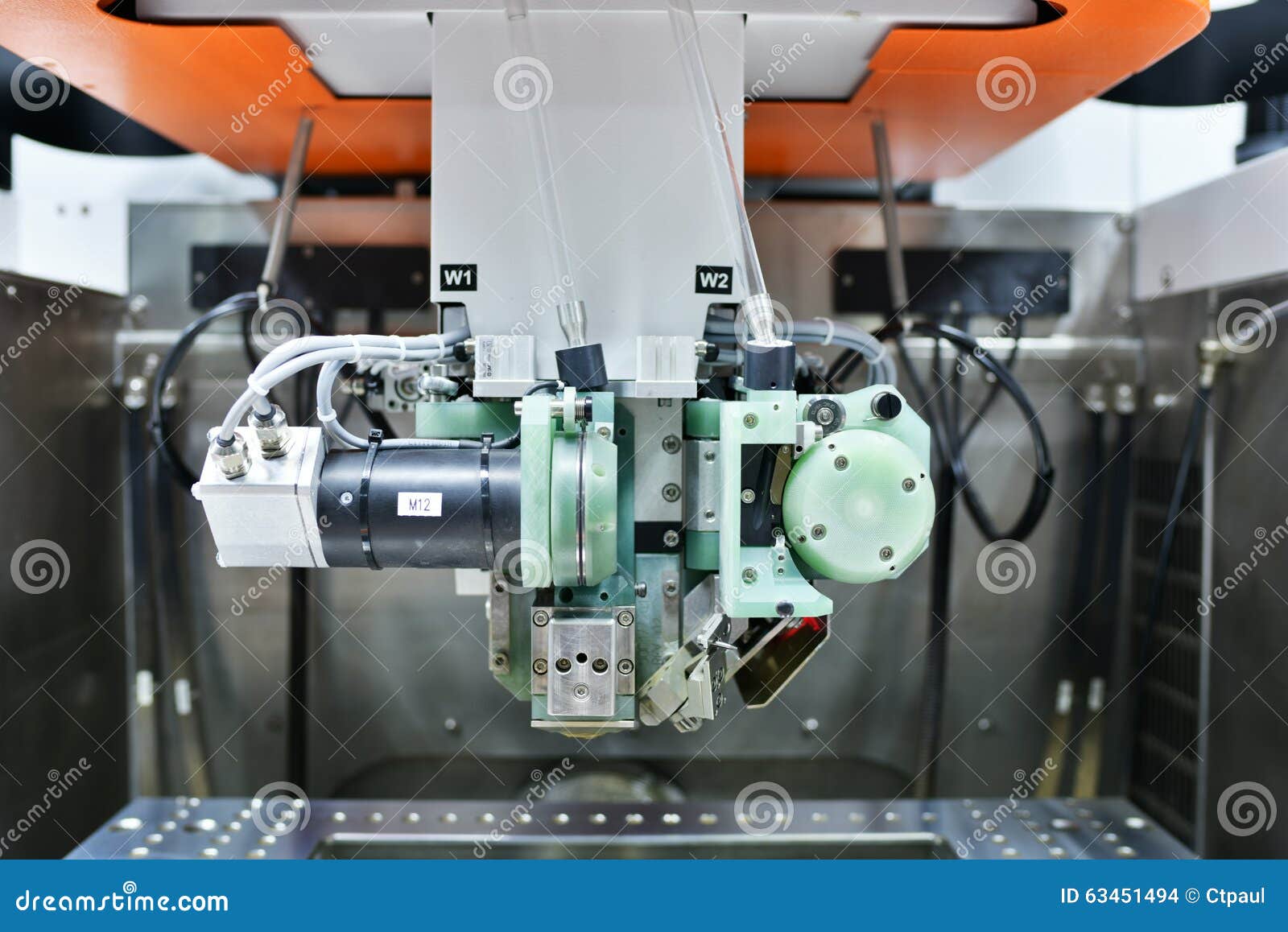 Cnc-maskin arkivfoto. Bild av precision, hjälpmedel, metall - 63451494