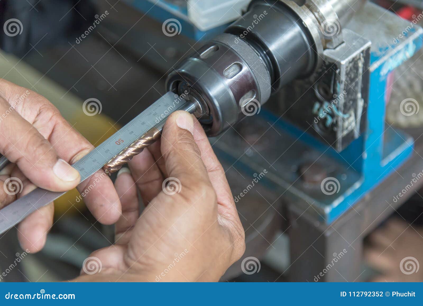 Tool Setting On Tool Presetter Machine For Cnc Machining Center Stock ...