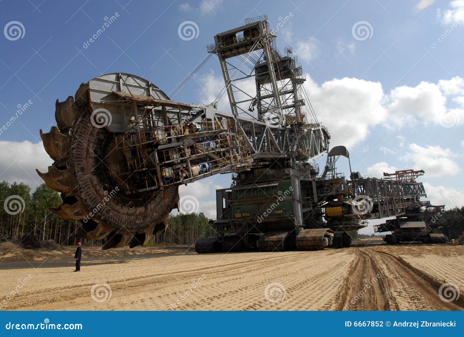 Coal digger stock photo. Image of heavy, sand, cloud, coal - 6667852