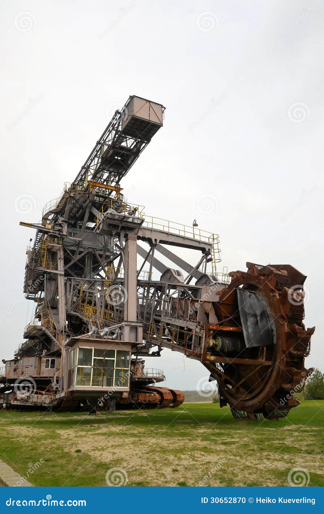 Coal digger stock photo. Image of bucket, coal, colossus - 30652870