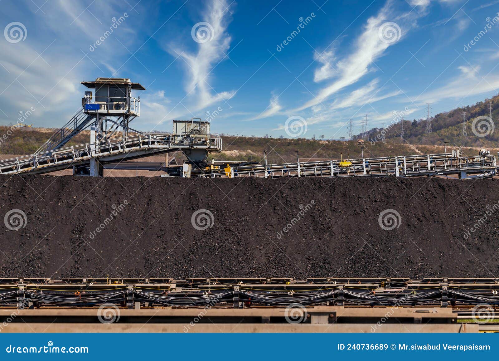 Coal Excavation on the Surface Mine, Coal Mining and Processing ...