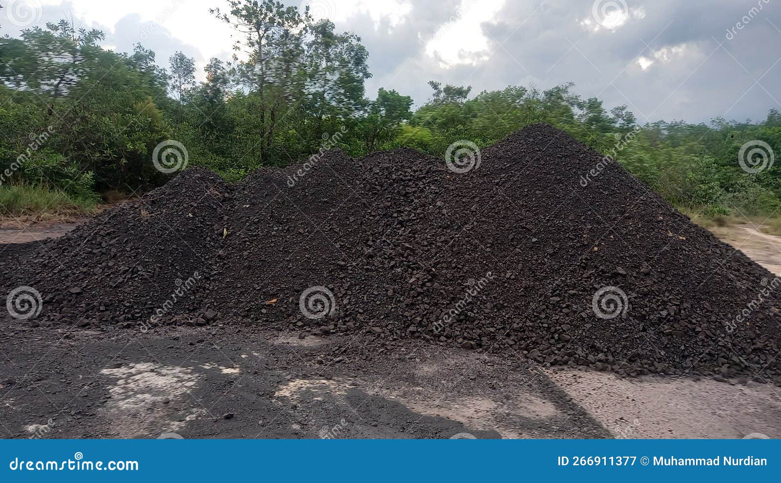 Visual Example of a Coal Pile Stock Image - Image of visual, indonesia ...