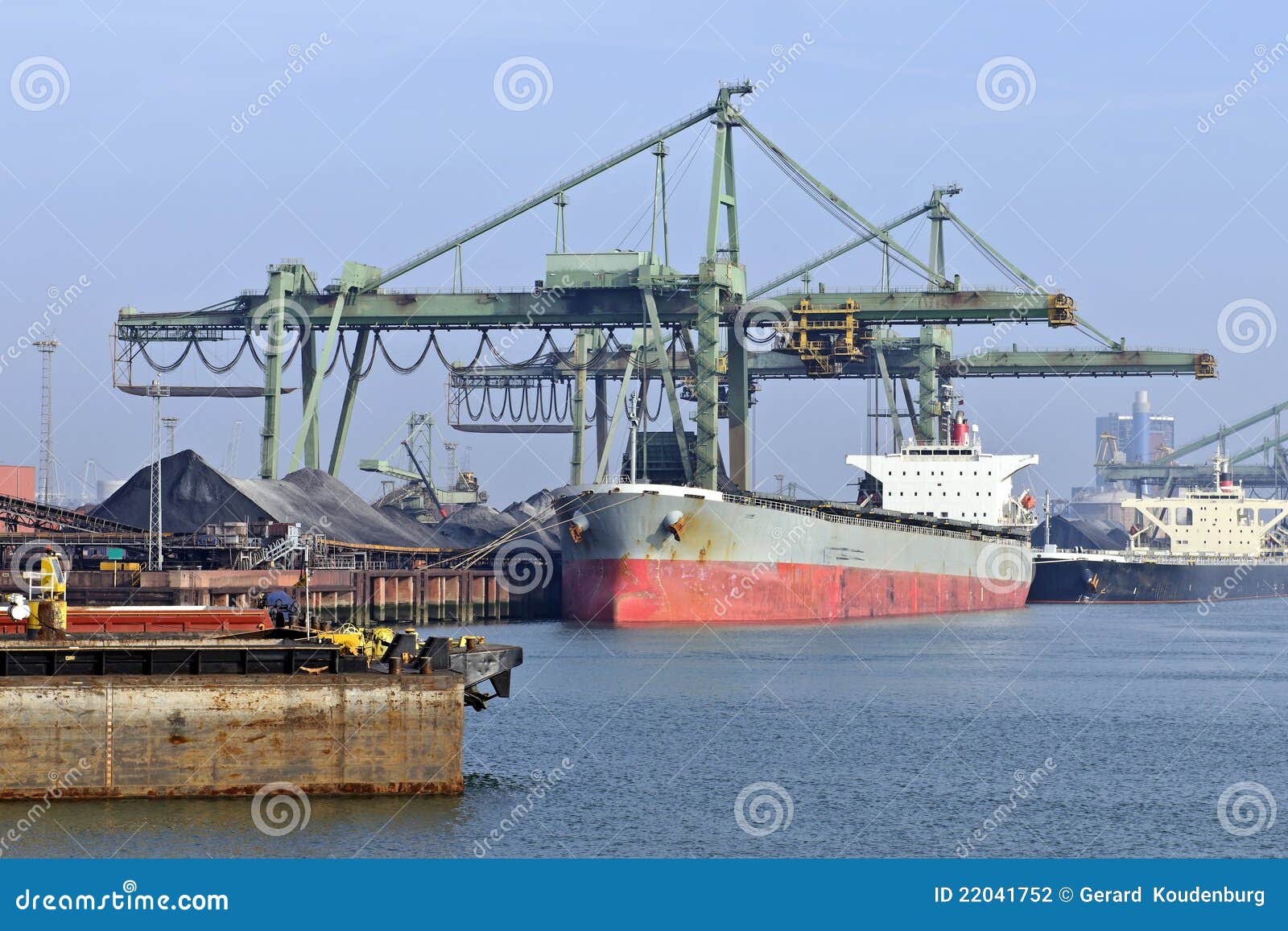 Coal transport ship stock photo. Image of pier, boat - 22041752