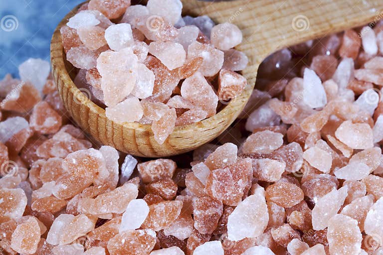 Coarse Himalayan Pink Salt Spoon Stock Photo - Image of salt, rock ...