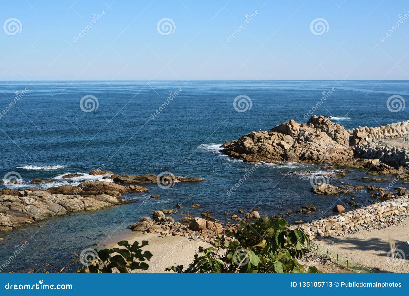 Coast, Sea, Coastal And Oceanic Landforms, Shore Picture. Image: 135105713
