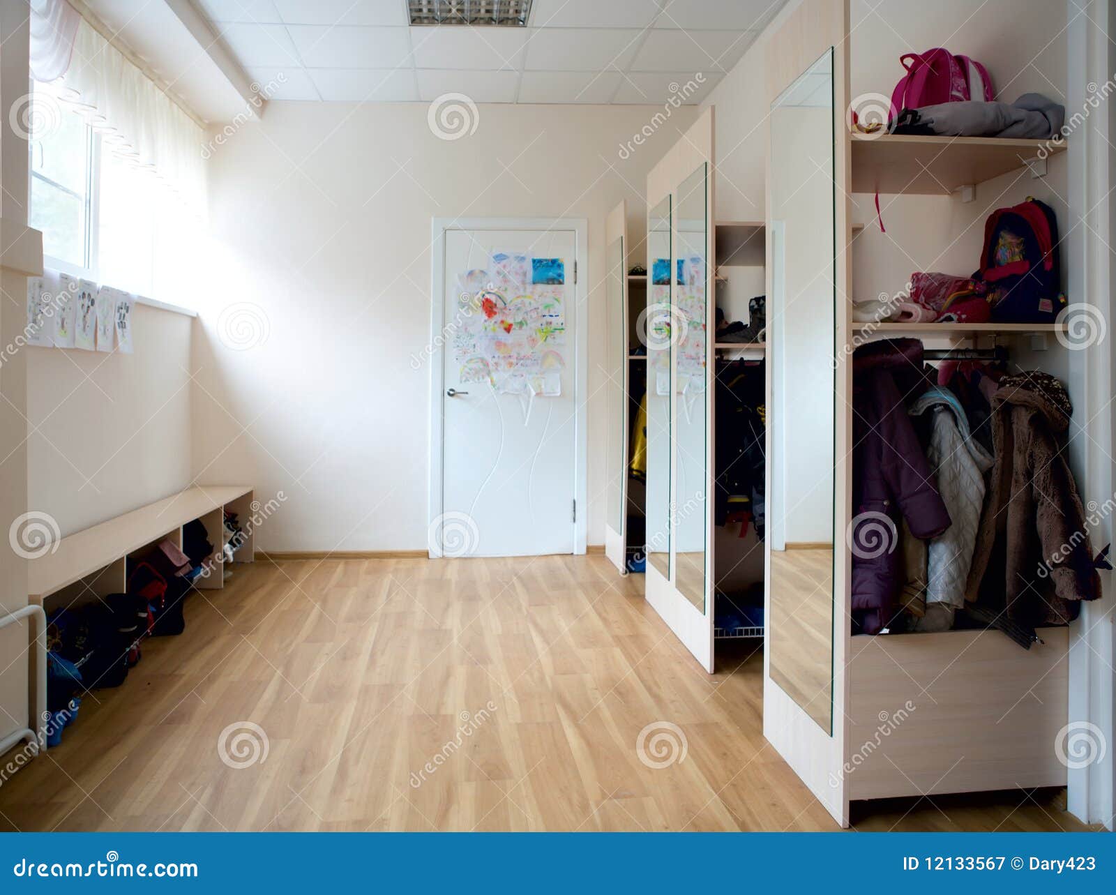 Coatroom Foto - Foto Stock Gratis e Royalty-Free da Dreamstime
