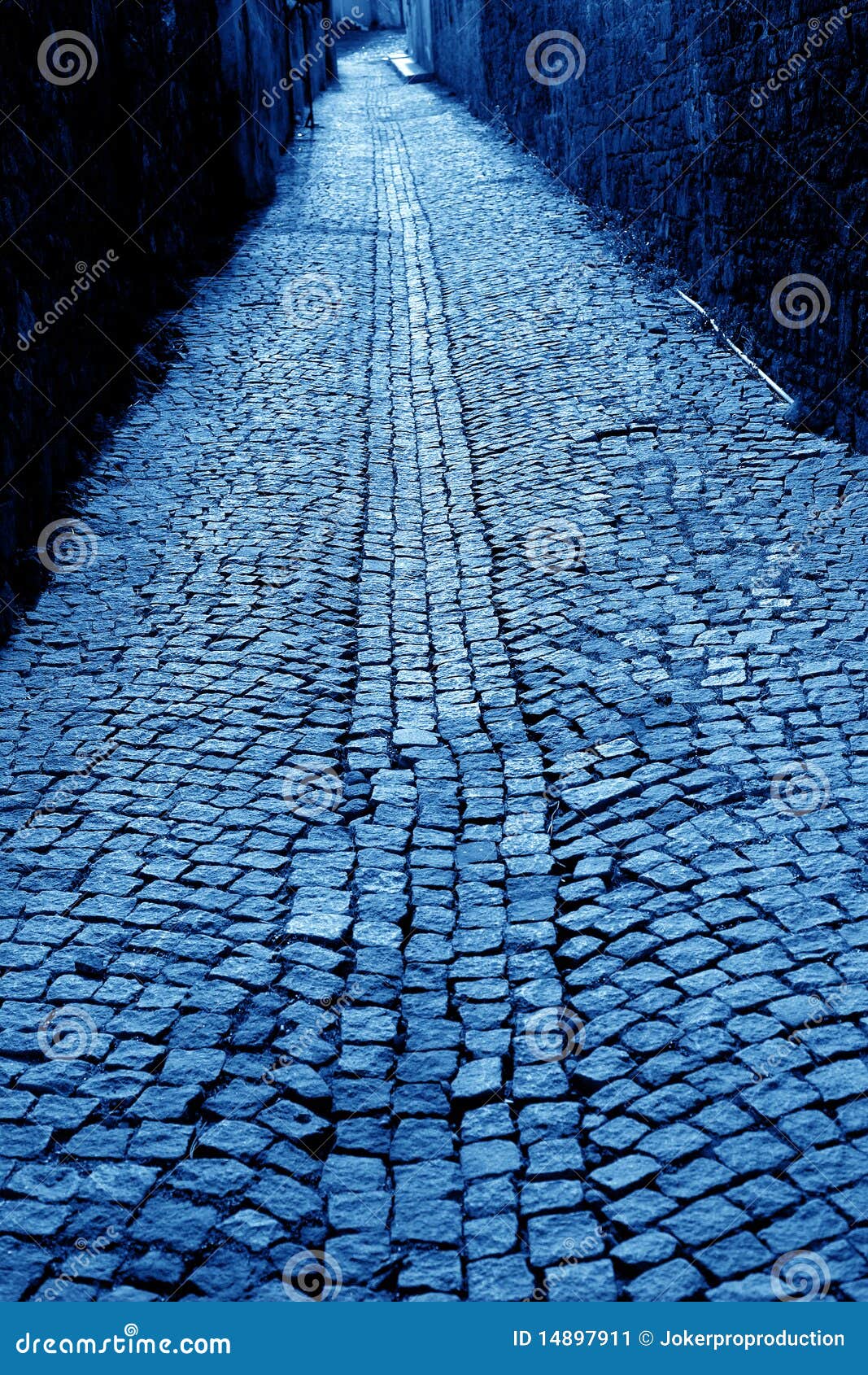 Cobblestone alley stock image. Image of ayvalik, narrow - 14897911
