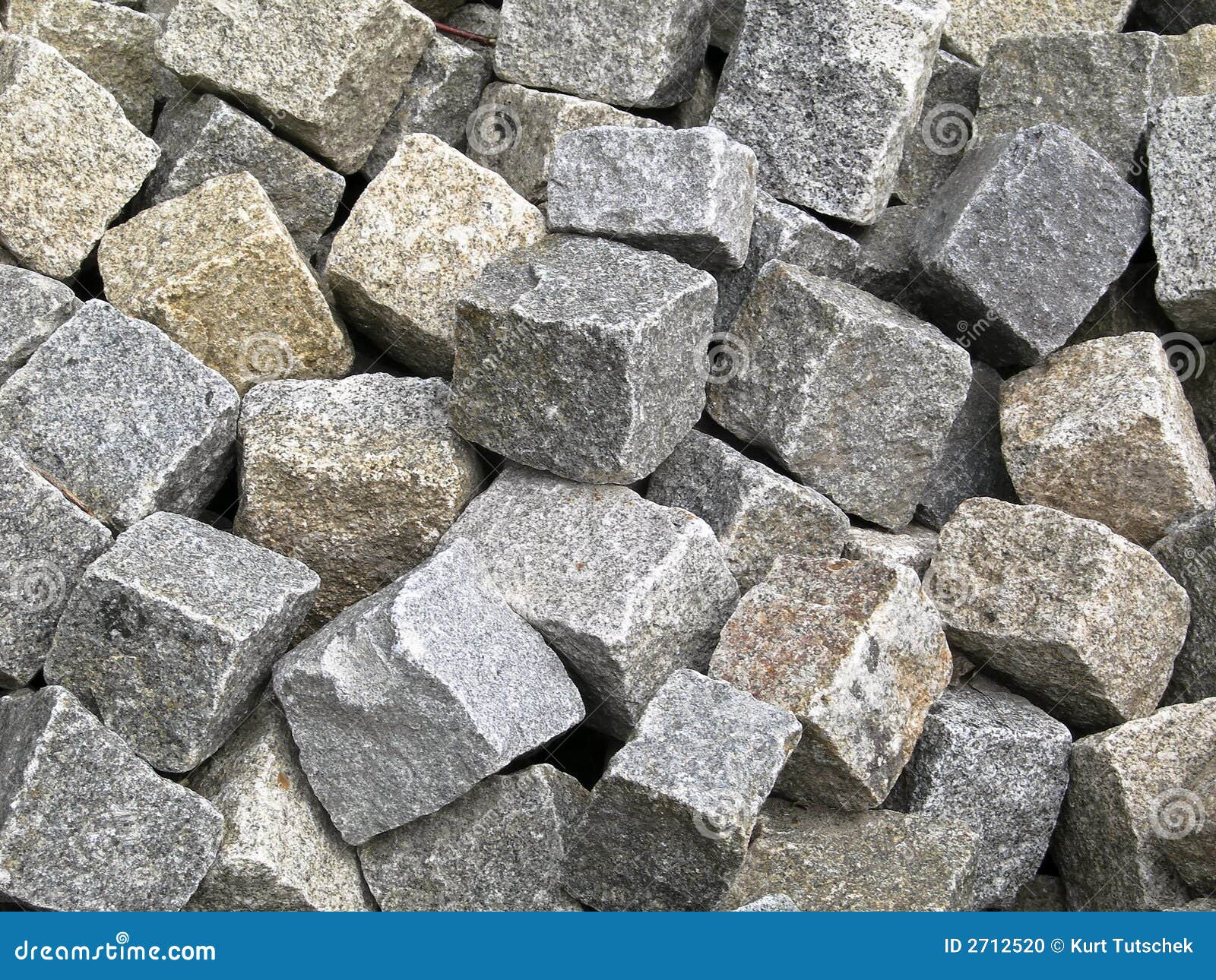 Cobblestones fotografia stock. Immagine di sfondo, roccia - 2712520