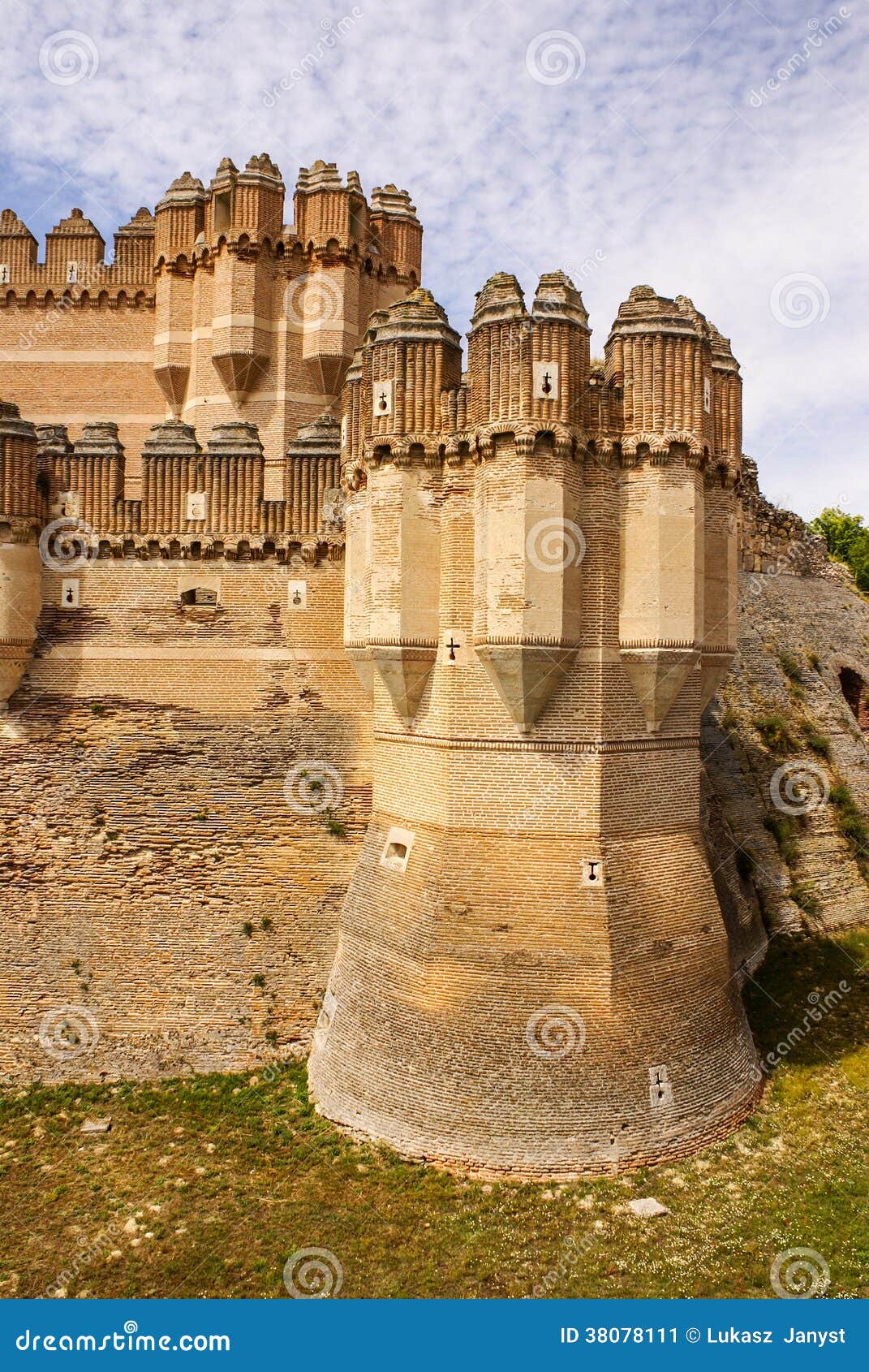 Coca Castle (Castillo De Coca) Est Une Fortification Construite Dedans ...