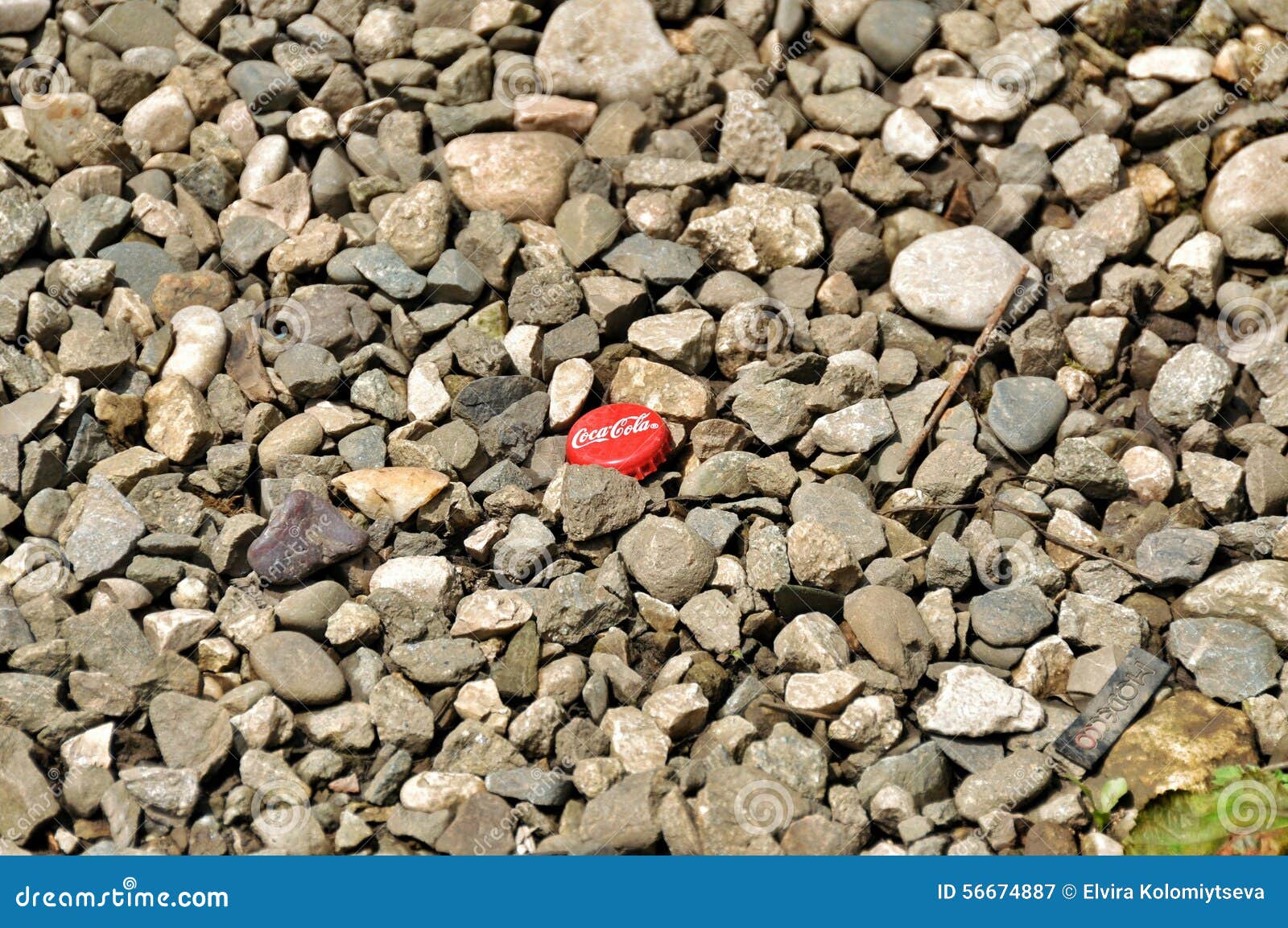 Coca-Cola de capsule photographie éditorial. Image du alcoolique - 56674887