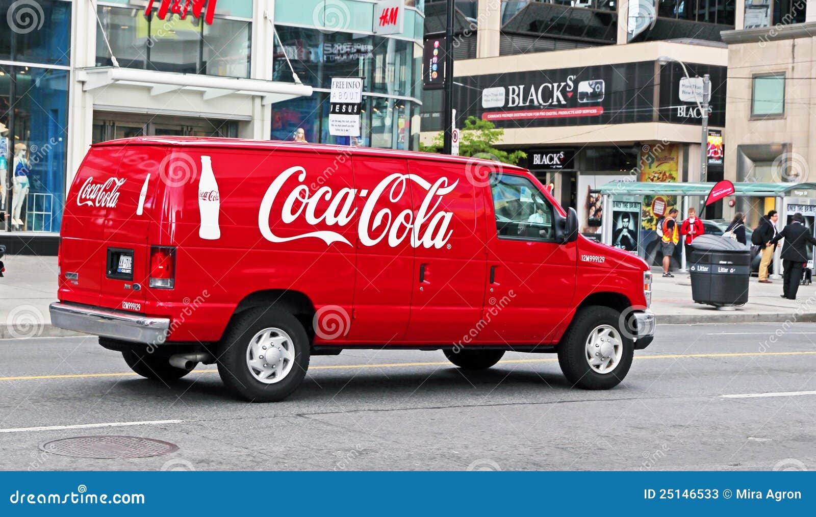 Coca Cola Minivan editorial stock photo. Image of advertisement - 25146533