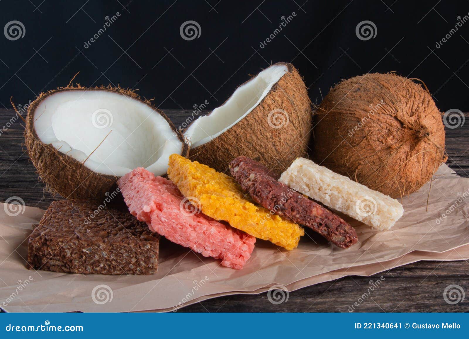 Cocada Coco Doce Brasileiro Em Madeira Russa Imagem de Stock - Imagem ...