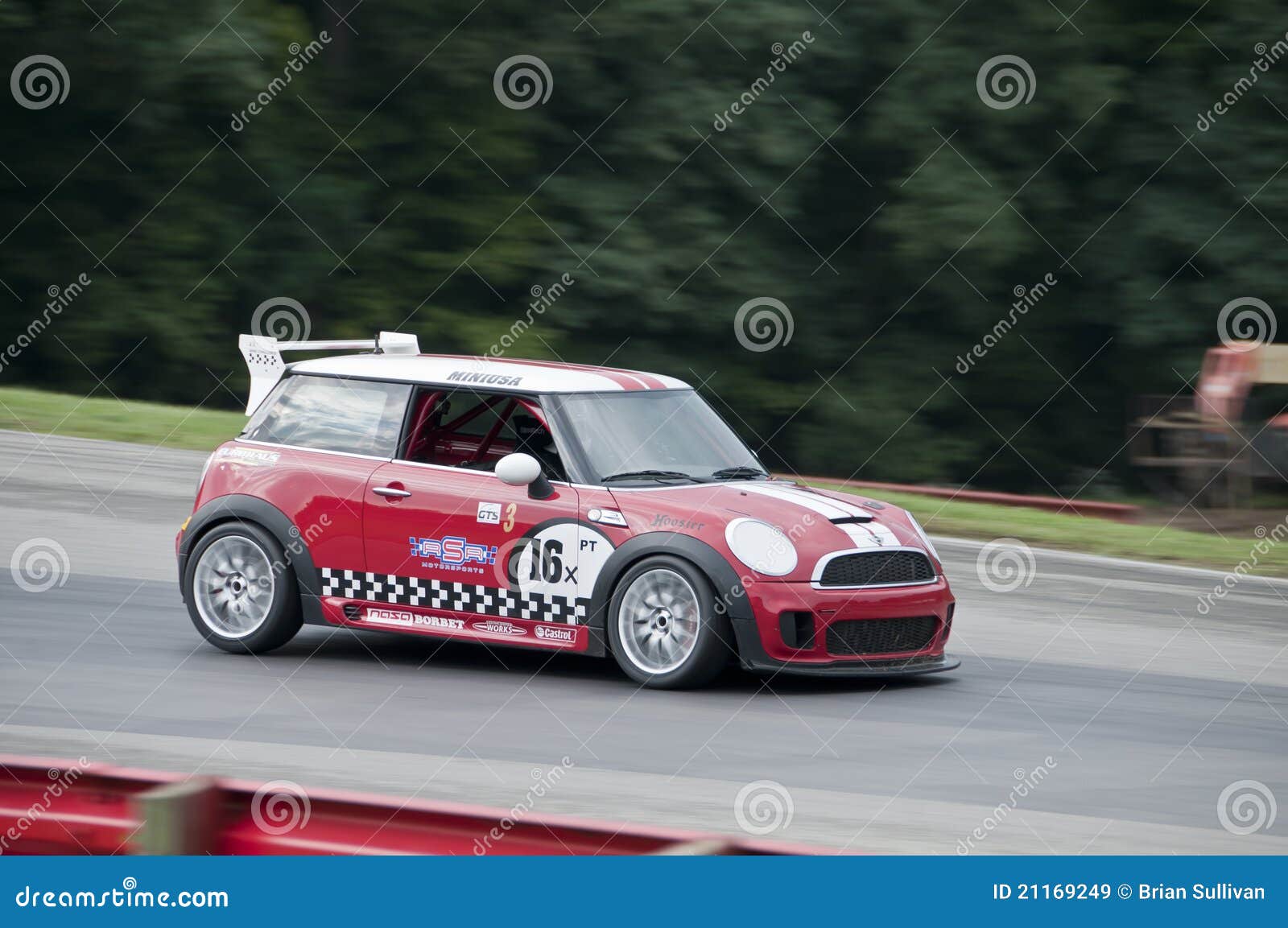 Coche De Carreras De Mini Cooper Imagen de archivo editorial - Imagen ...