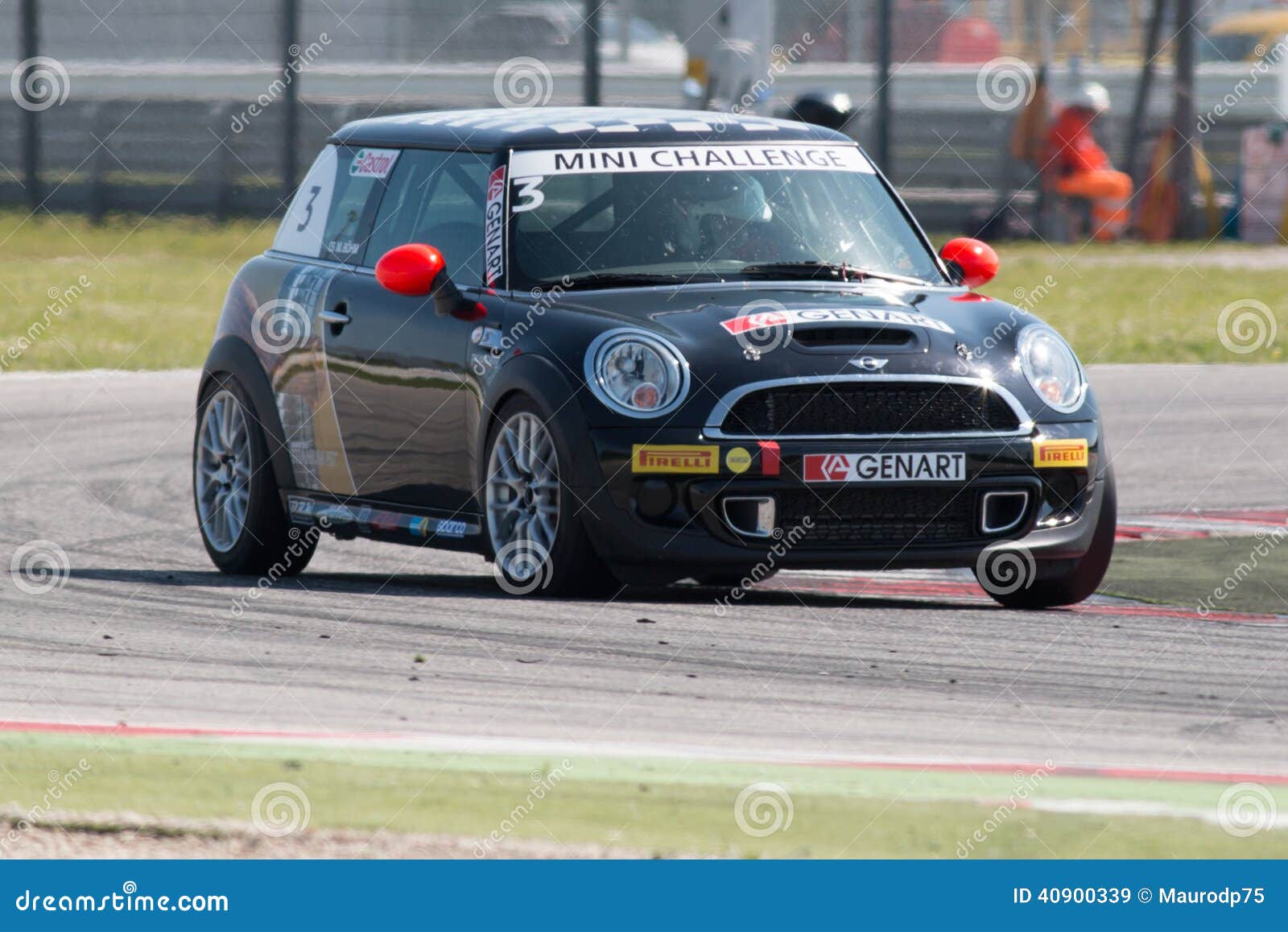 Coche De Carreras De Mini Cooper S Sv31 Imagen de archivo editorial ...