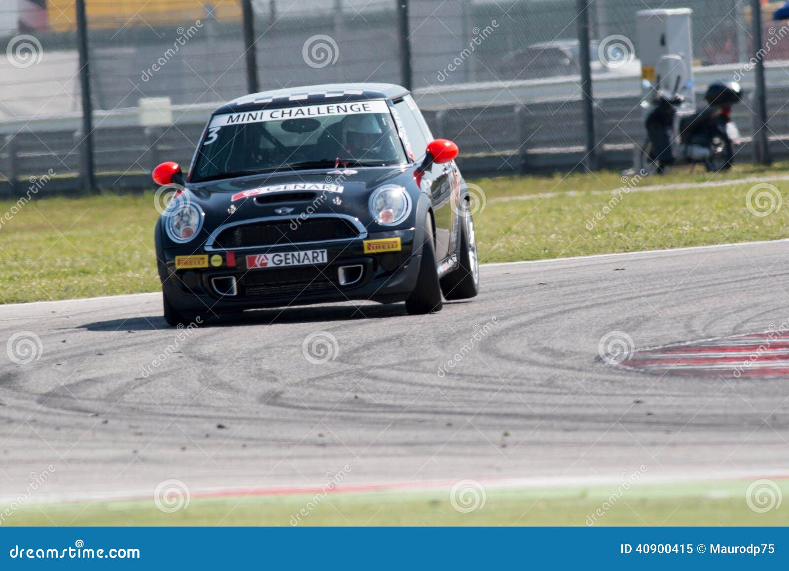Coche De Carreras De Mini Cooper S Sv31 Imagen editorial - Imagen de ...