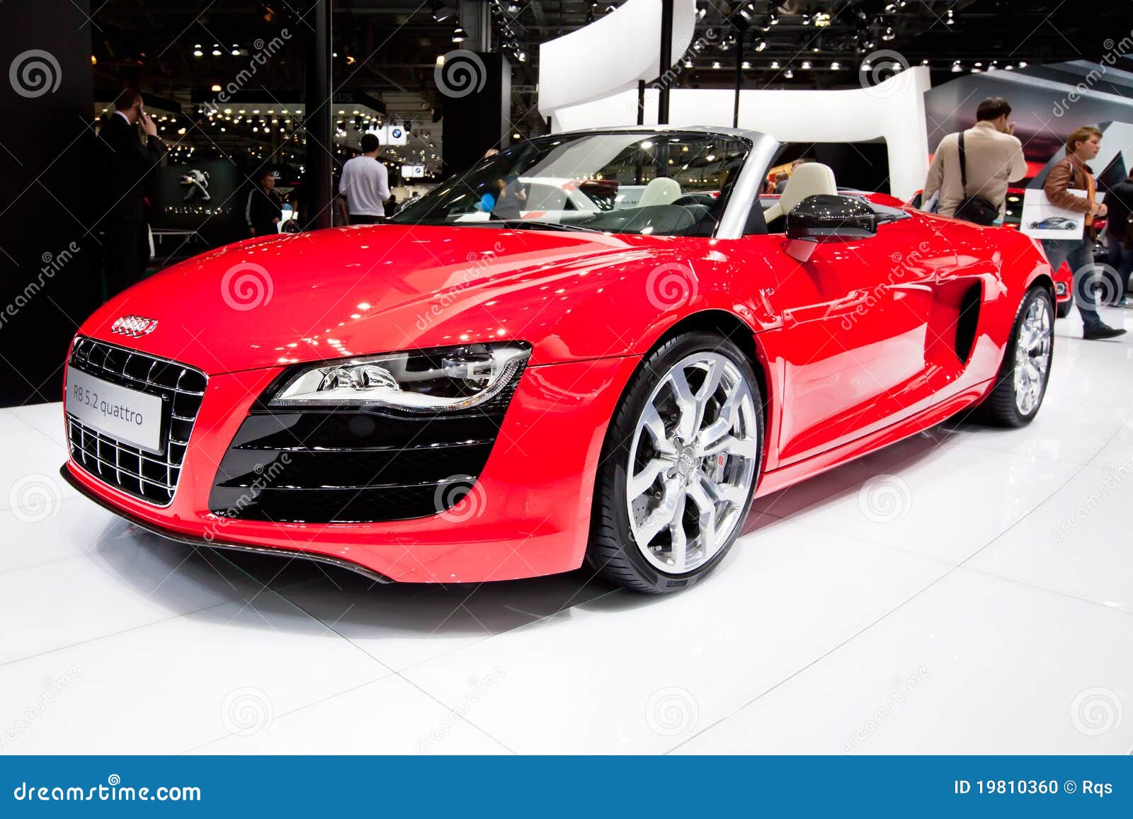 Coche Deportivo Rojo Audi R8 Imagen editorial - Imagen de rueda ...