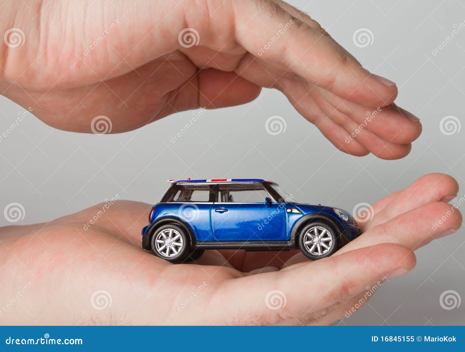 Coche En Las Manos Del Hombre Imagen de archivo - Imagen de ideas ...