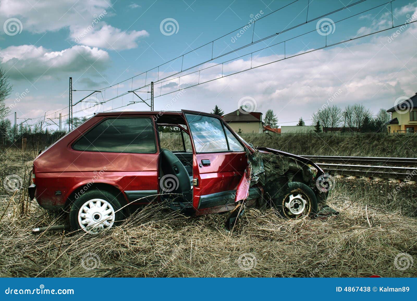 Coche estrellado foto de archivo. Imagen de motor, fatal - 4867438