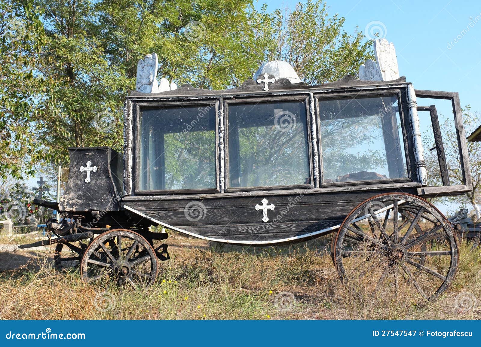 Coche fúnebre viejo imagen de archivo. Imagen de ruedas - 27547547