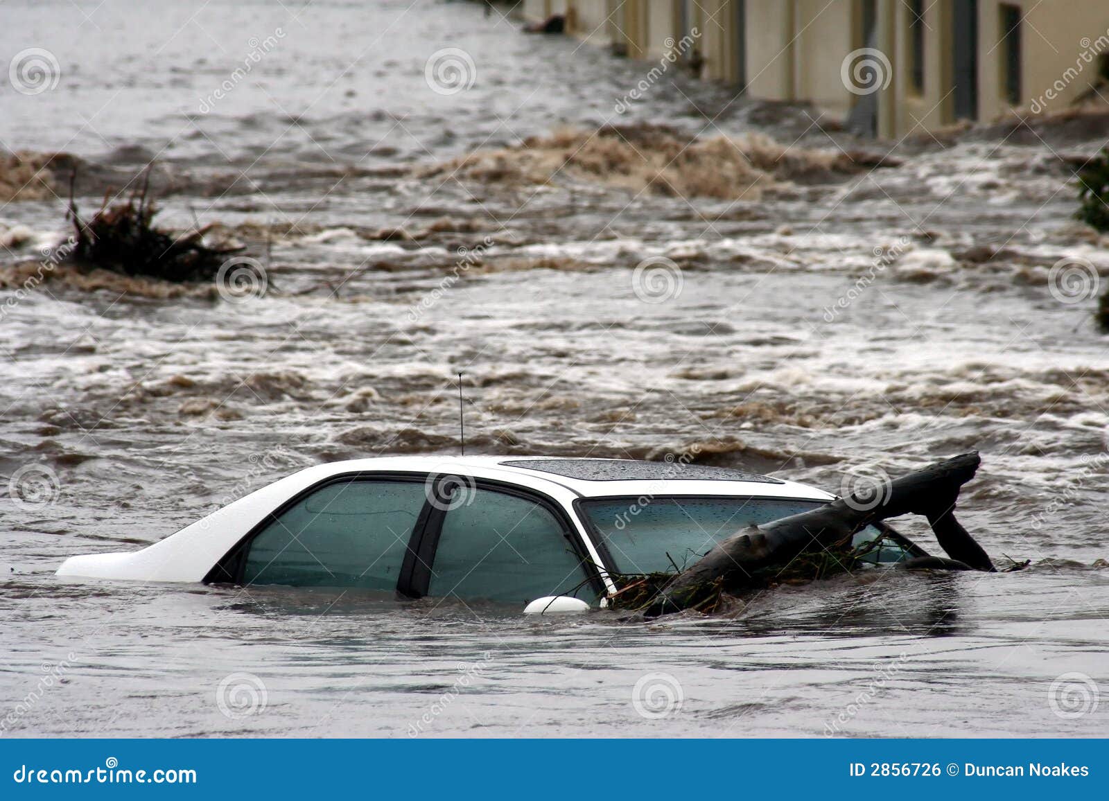 Coche inundado foto de archivo. Imagen de registro, atrapado - 2856726